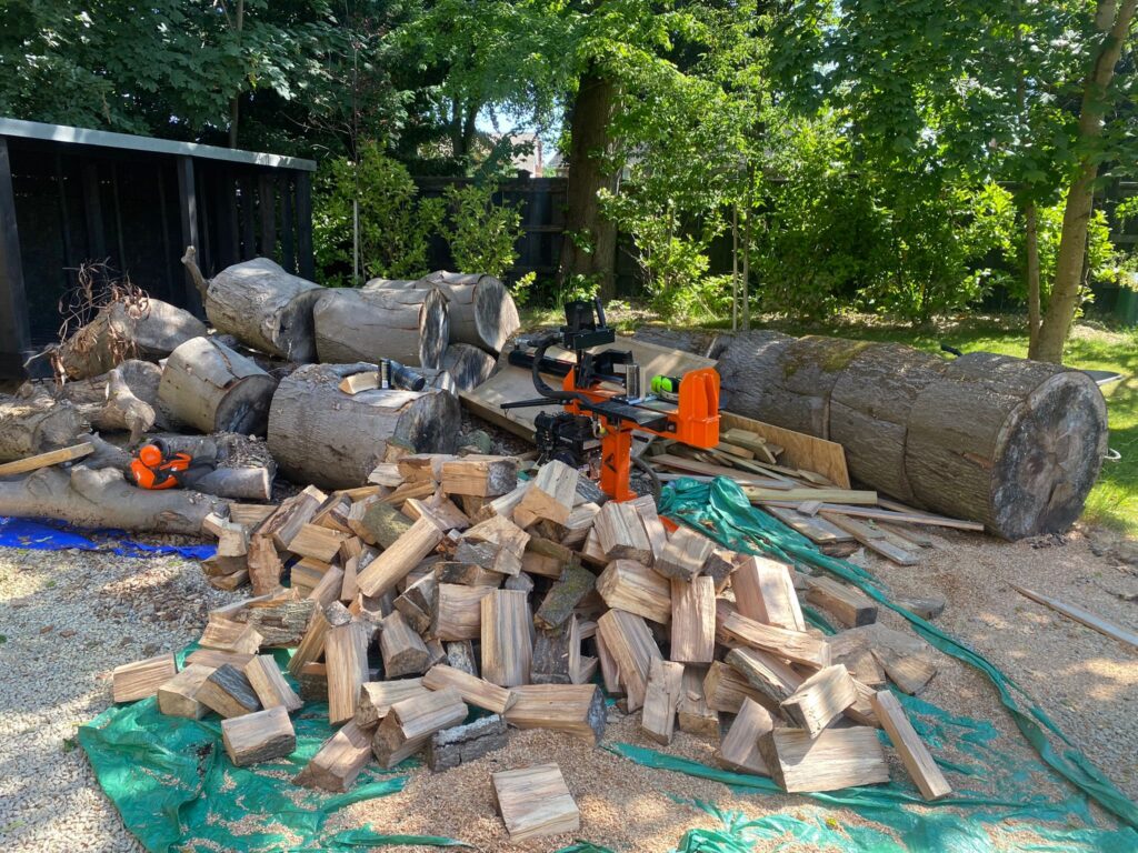 Log Splitting Service & Local Firewood Supply – Simply Stumps